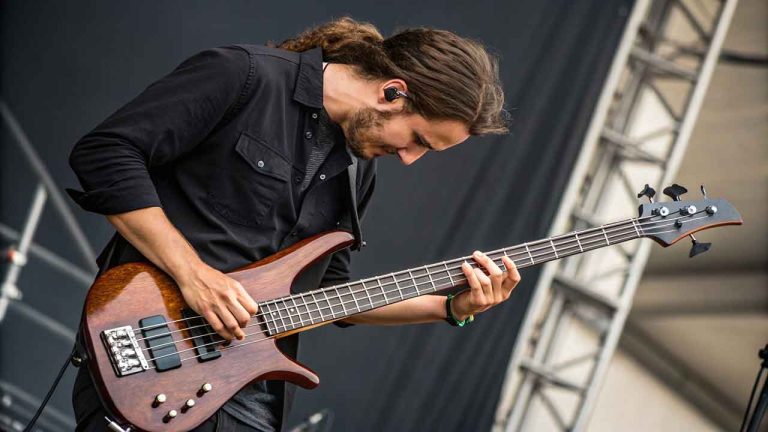 Teknik Hammer-On Dalam Bermain Gitar Bass: Panduan Lengkap Untuk Pemula ...